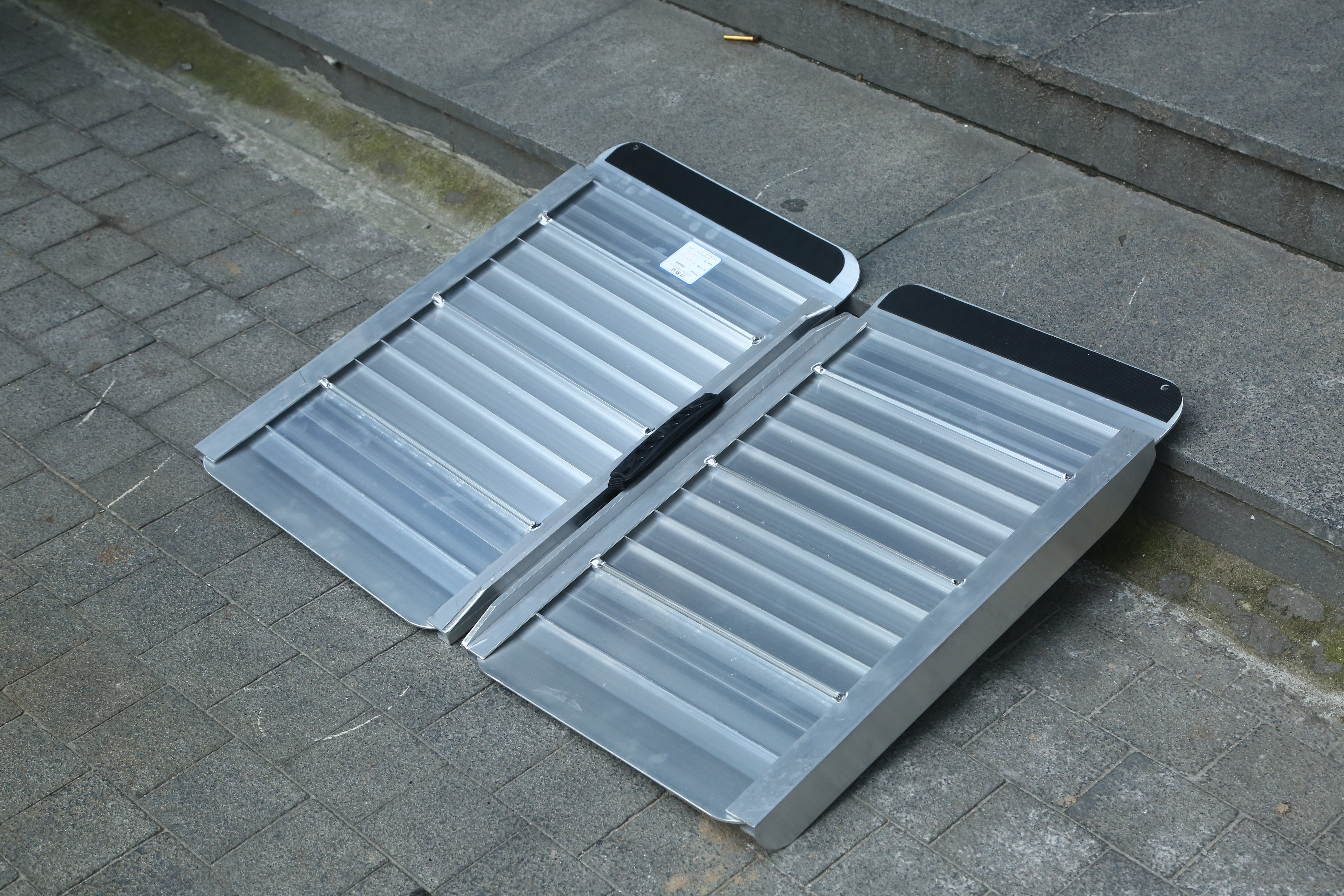 Jalan portabel ultra-ringan